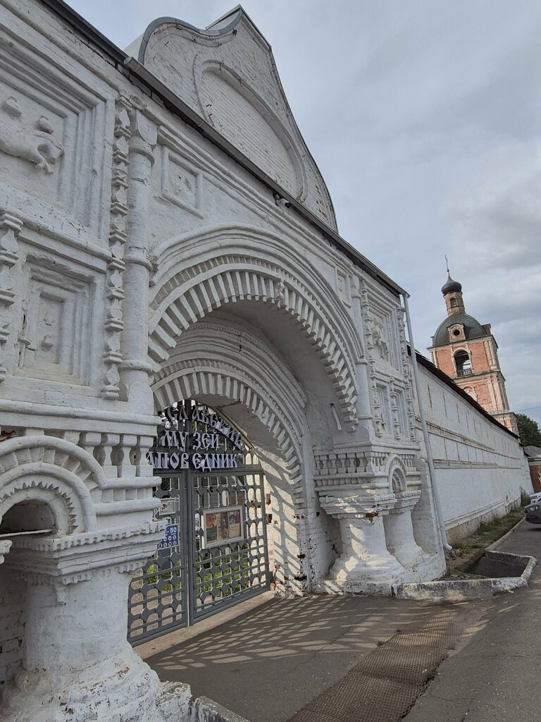 Ortodoks kiliseleri Tserkov Bogoyavleniya Gospodnya V Goritskom Uspenskom monastyre, Pereslavl‑Zalesski, foto