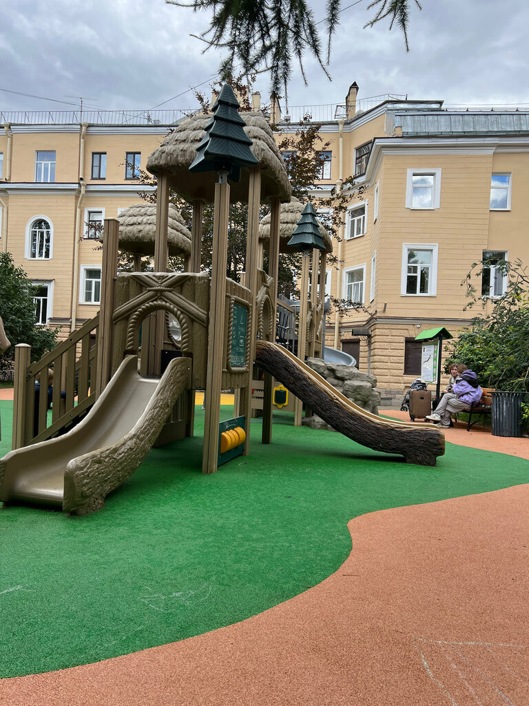 Oyun alanı Playground, Saint‑Petersburg, foto