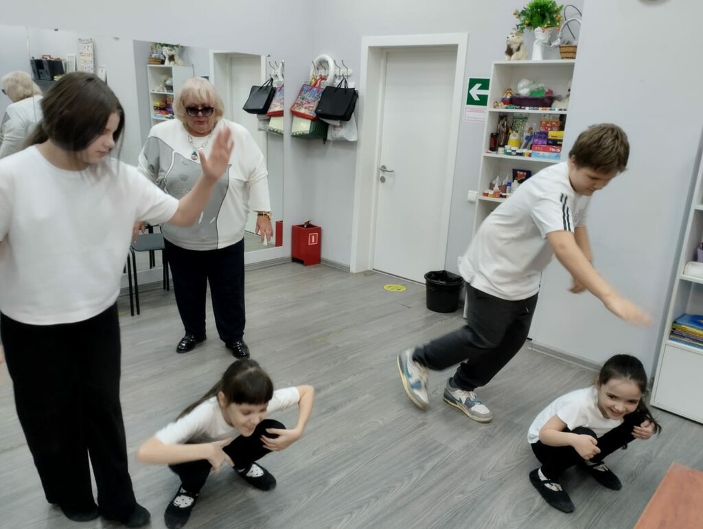 Sahne sanatları okulu Монплезир, Moskova, foto