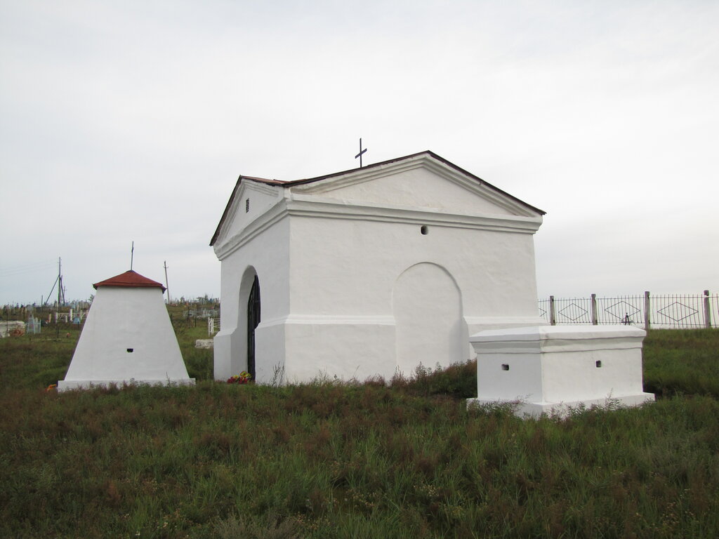 Şapel, haç anıtı Часовня-усыпальница Муравьёвых, Petrovsk‑Zabaykalski, foto