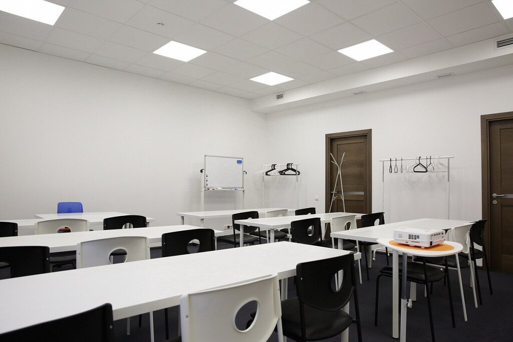 Kurs Institute of modern technologies, management and business, Moskova, foto