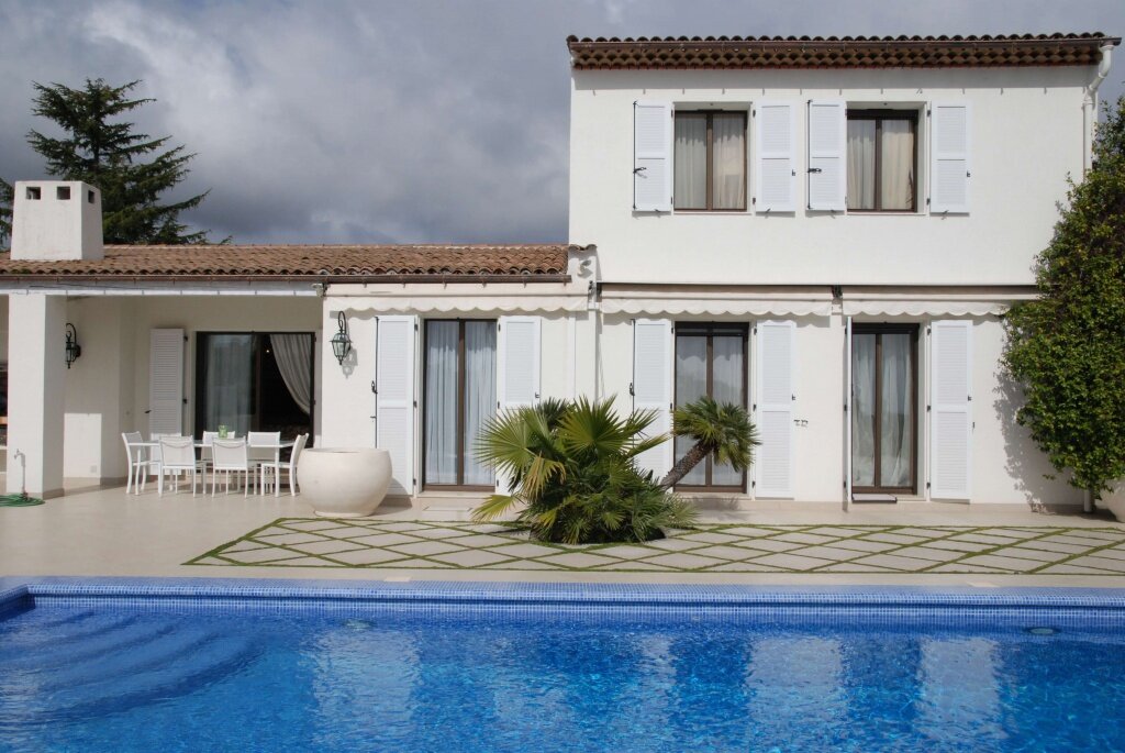 Emlak ofisi French Riviera Realty, Nice, foto