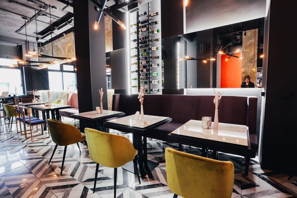 Restoran Glasses of wine, Saint‑Petersburg, foto