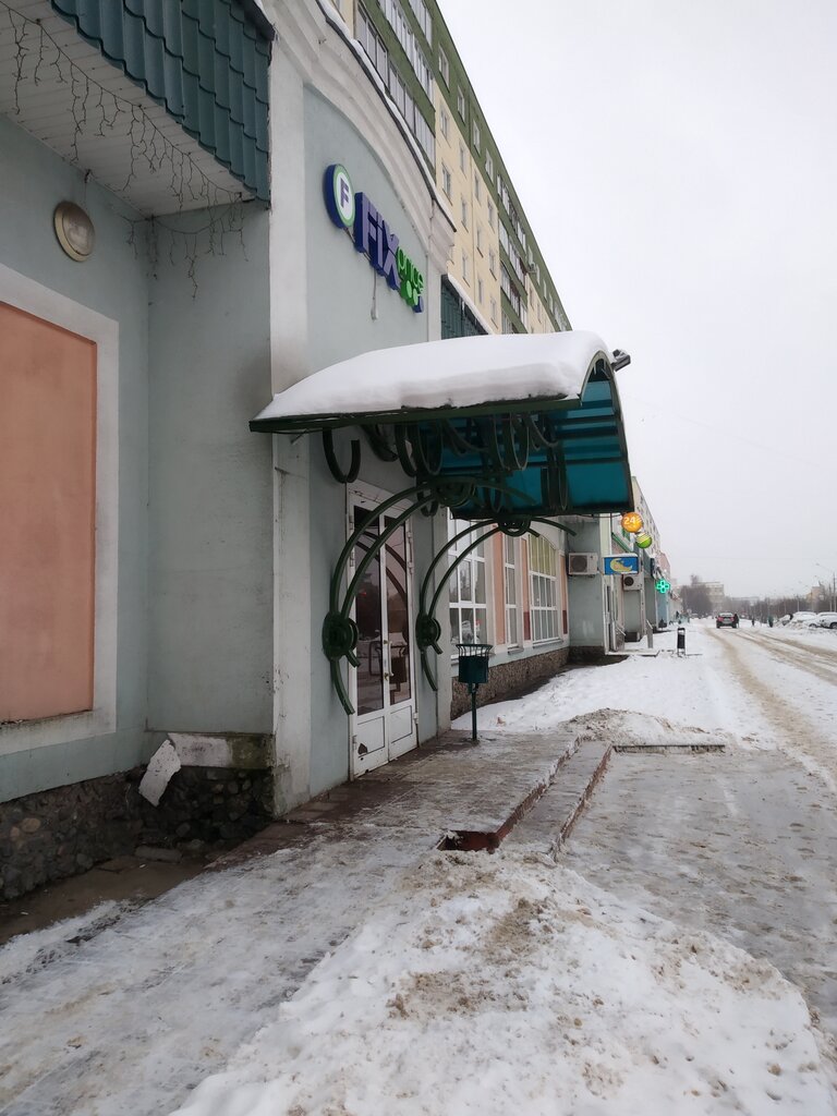 Giyim pazarı Semeyny passazh, Dmitrov, foto