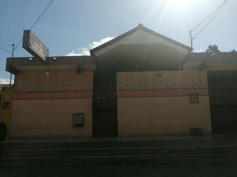 Restoran Pollos El Buen Gusto, Santa‑Krus, foto