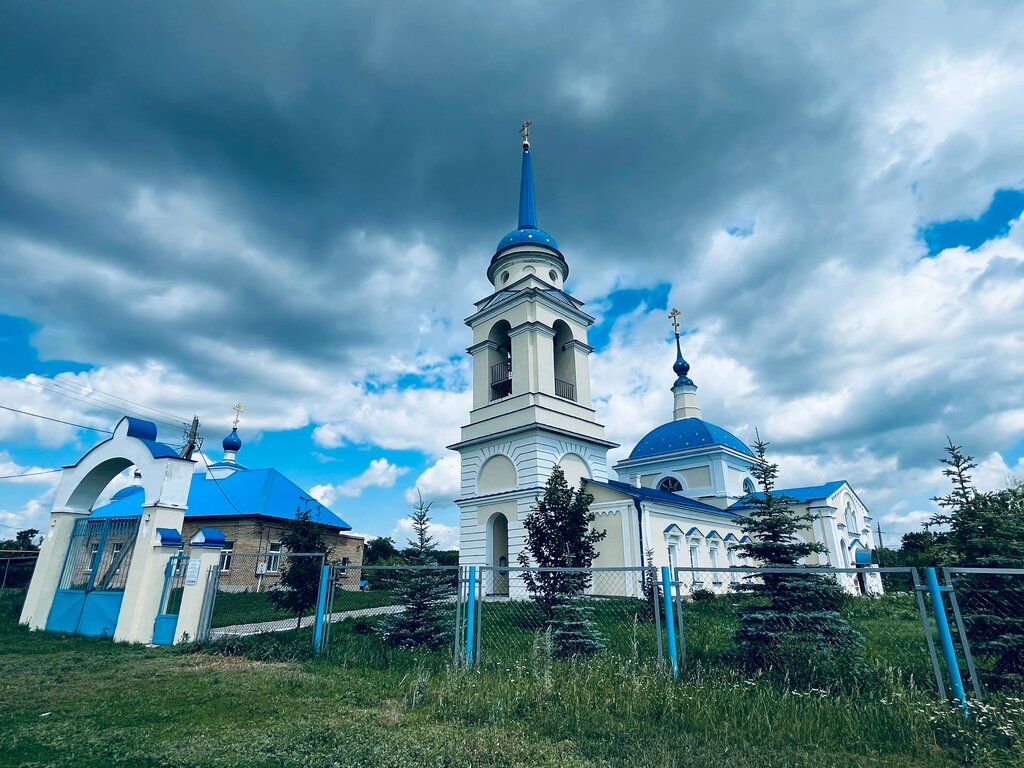 Ortodoks kiliseleri Tserkov Ikony Bozhiyey Materi Kazanskaya V Kanuyevke, Samarskaya oblastı, foto