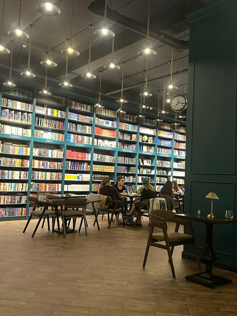 Kahve dükkanları Manifest Kitab evi, Sumgayıt, foto