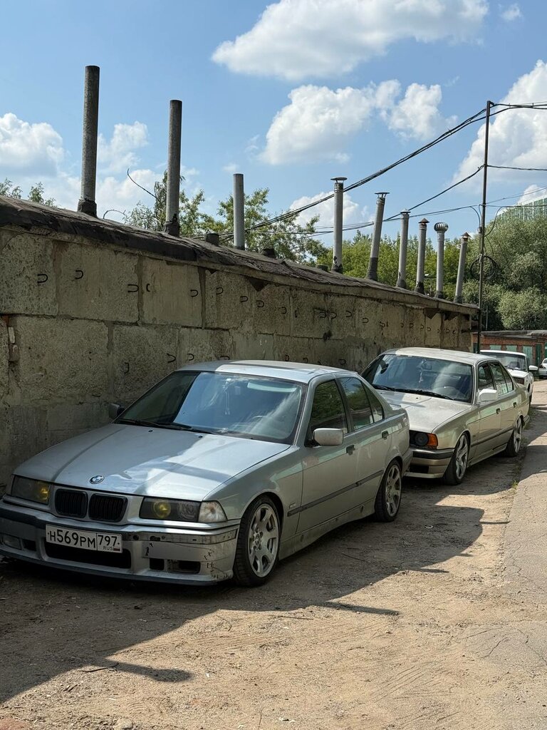 Otomobil servisi Custombaze, Moskova, foto