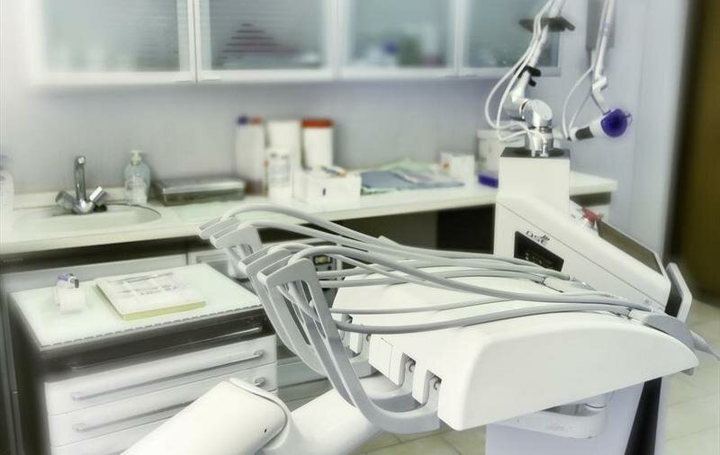 Özel ağız ve diş sağlığı klinikleri ve muayenehaneleri Studio Dentistico Patin Dr. Luis, Sardunya, foto