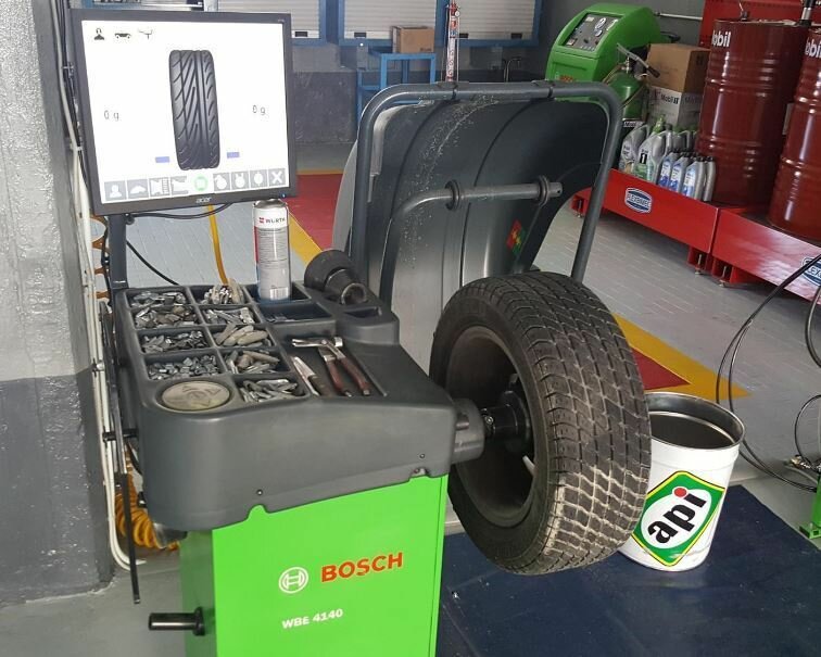 Jant ve lastikçiler Autofficina 2 C, Toskana, foto