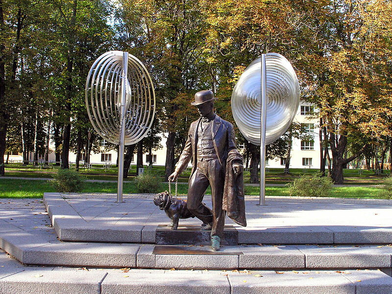 Anıt, heykel P. Dubrovins, Daugavpils, foto