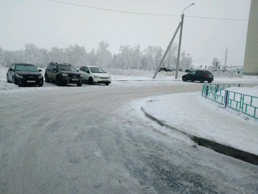 Otoparklar Автомобильная парковка, Omsk, foto