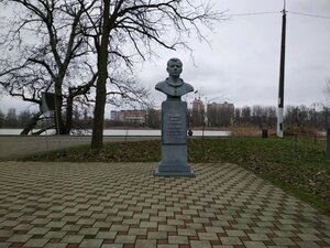 Памятник Гагарину (Krasnodar, Solnechniy Ostrov Park), anıt, heykel  Krasnodar'dan
