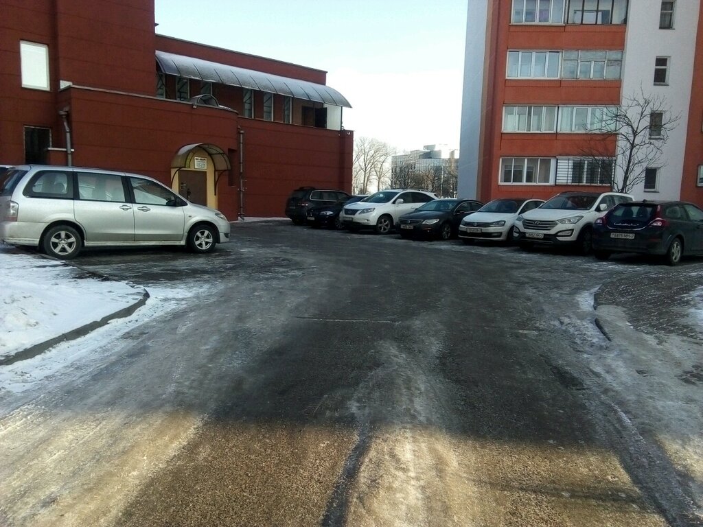 Otoparklar Parking lot, Minsk, foto