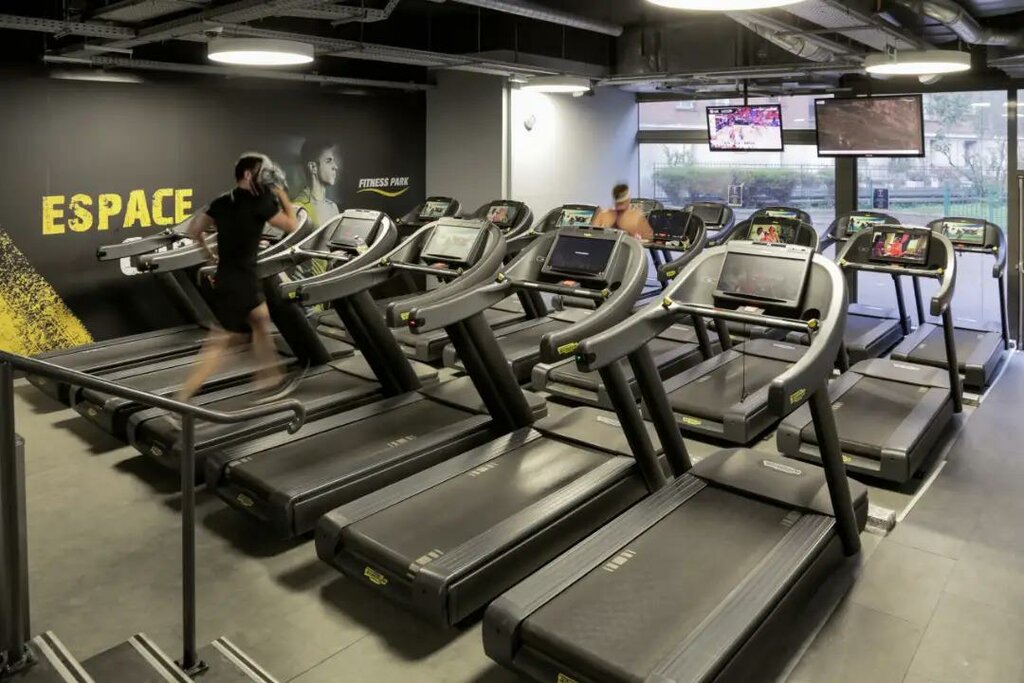 Spor ve jimnastik salonları Fitness Park Alésia, Paris, foto