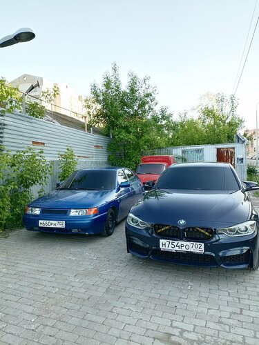 Benzin istasyonu Lukojl, Uçaly, foto