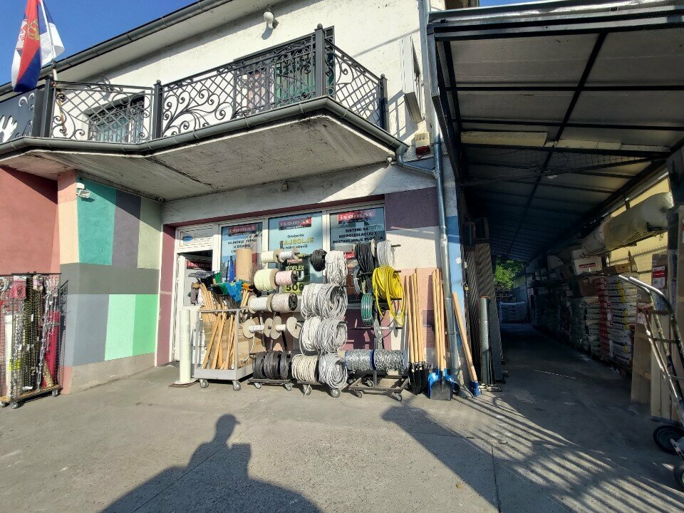 Otomobil yedek parçaları Farbara Dipon, Belgrad, foto