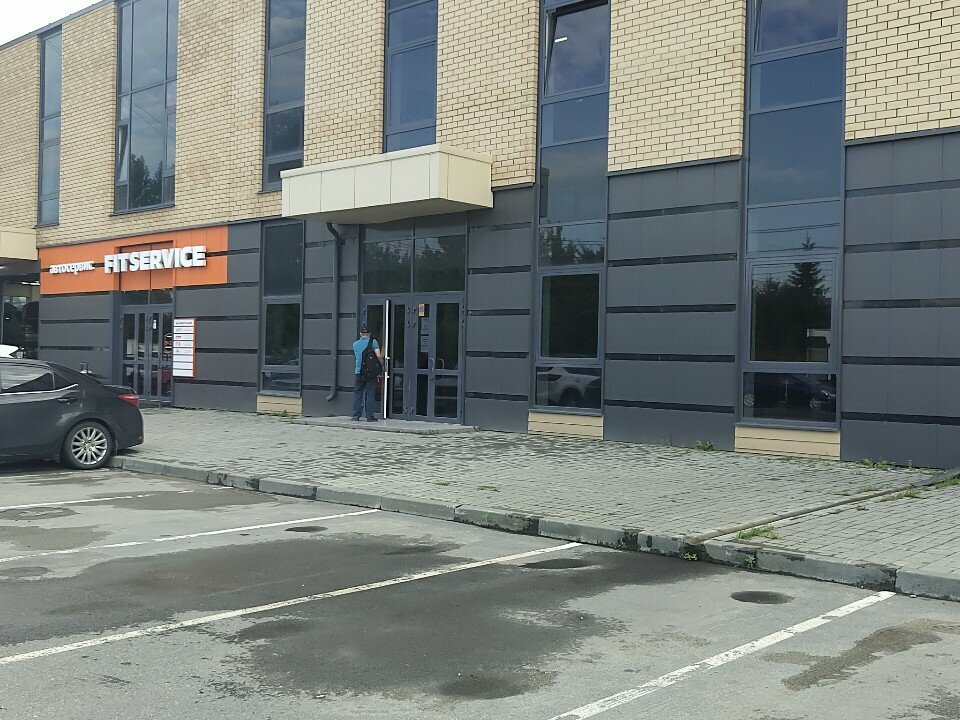 Jant ve lastikçiler Авто ринг, Çeliabinsk, foto