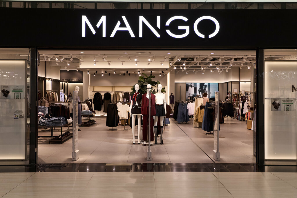 Giyim mağazası Mango, Minsk, foto
