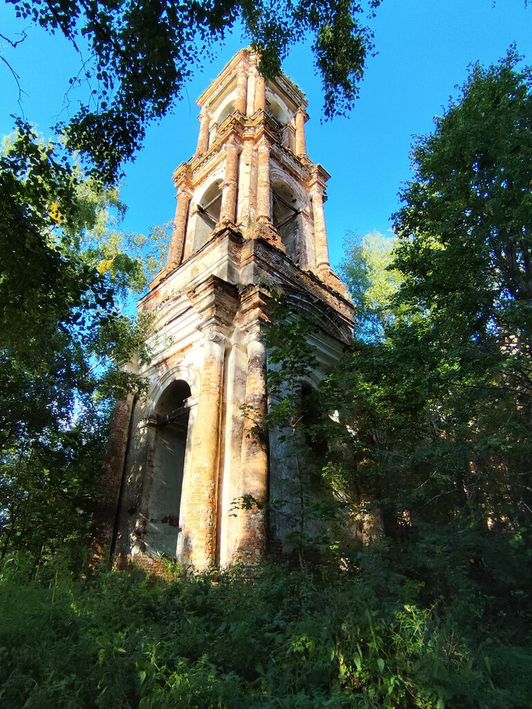 Ortodoks kiliseleri Tserkov Rozhdestva Presvyatoy Bogoroditsy V Lavrentyevskom, Kostromskaya oblastı, foto