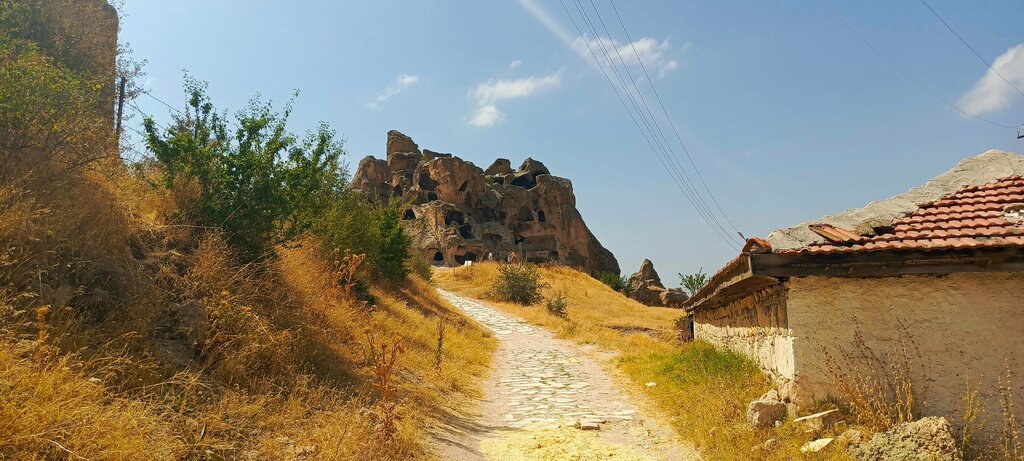 Turistik yerler Yazılıkaya, Han, foto