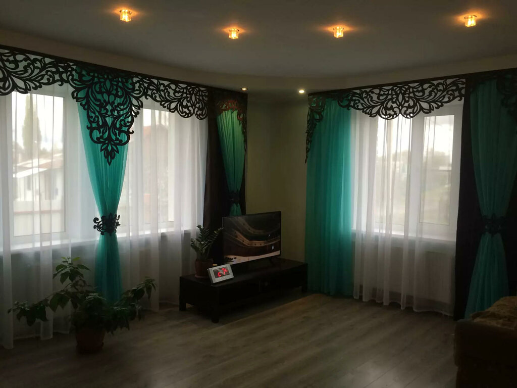 Perde ve korniş üreticileri Мир Штор, Uvarovo, foto