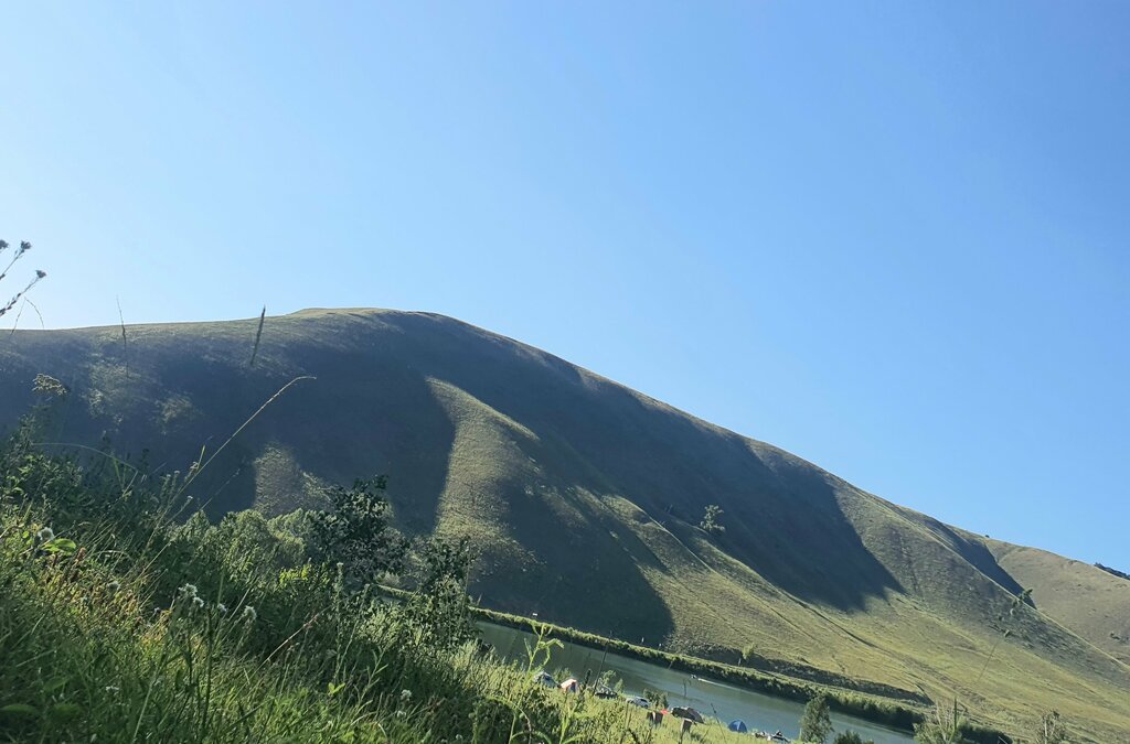 Dağ zirvesi Возвышенность Пирамида, Başkurdistan, foto