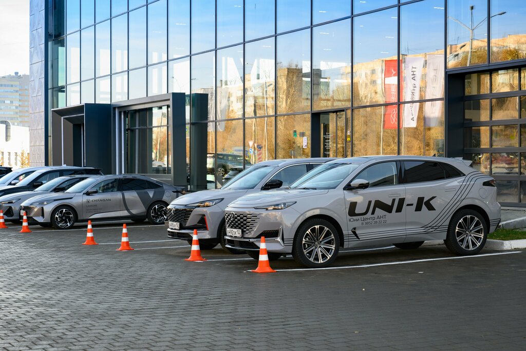Otomobil satış galerileri Чанган центр АНТ, Barnaul, foto