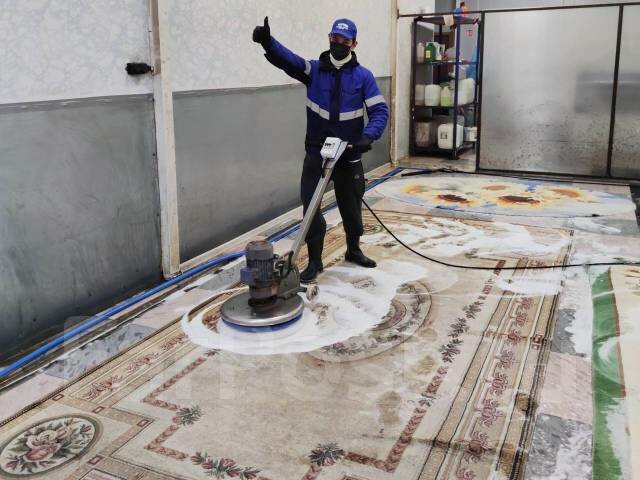 Halı yıkamacılar Chistka kovrov, Luhovitsy, foto