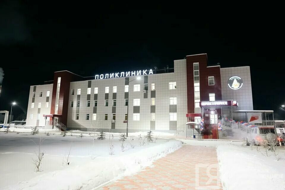 Poliklinikler Таттинская центральная районная больница, поликлиника, Saha Cumhuriyeti (Yakutistan), foto