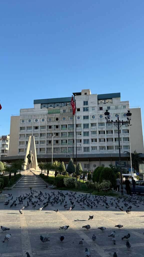 Anıt, heykel Atatürk Anıtı, Adana, foto