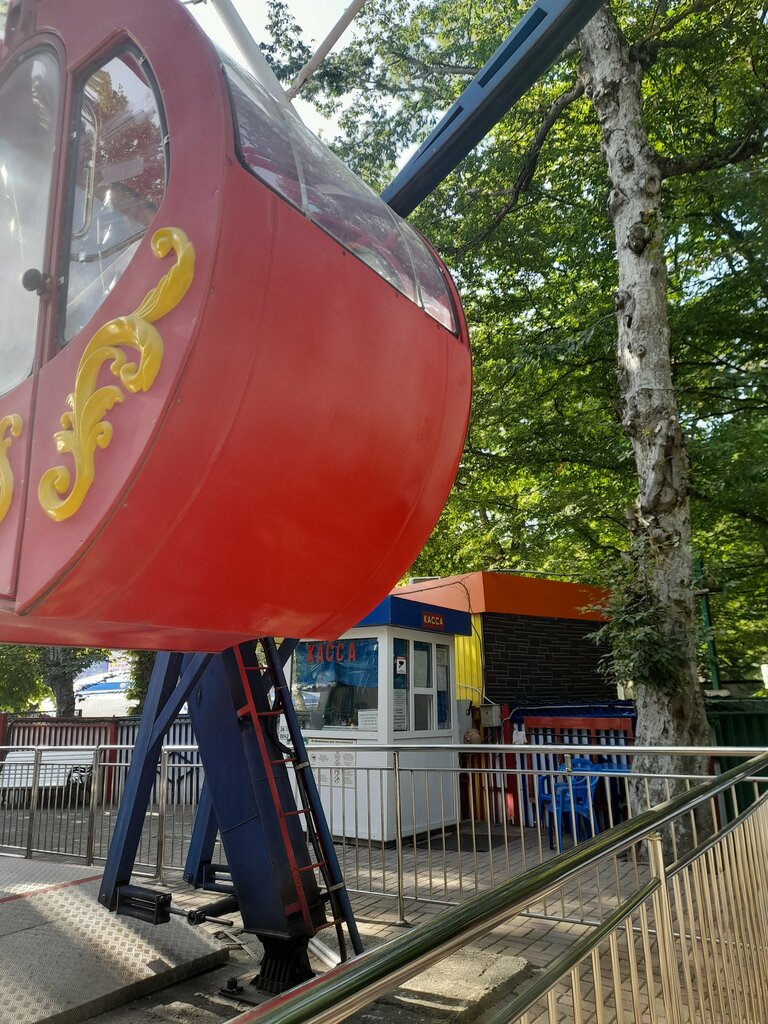 Atraksiyon Колесо обозрения, Stavropol, foto