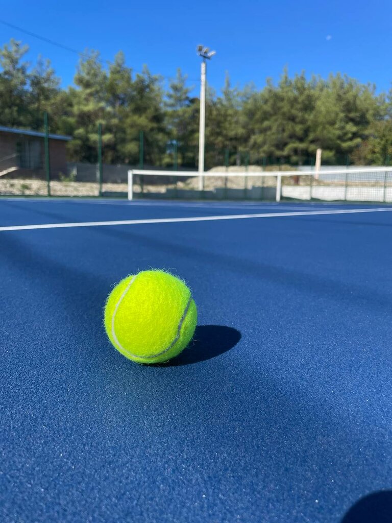 Tenis kortu Feta, Gelencik, foto