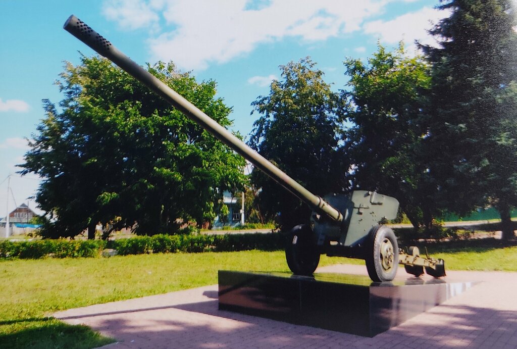 Teknoloji anıtı 100-мм противотанковая пушка Т-12-Н, Tutayev, foto