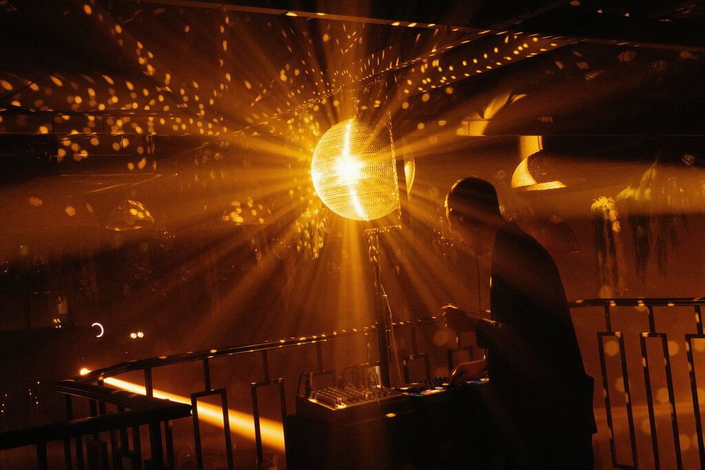 Ses ve ışıklandırma ekipmanları firmaları Light Kit, Krasnodar, foto