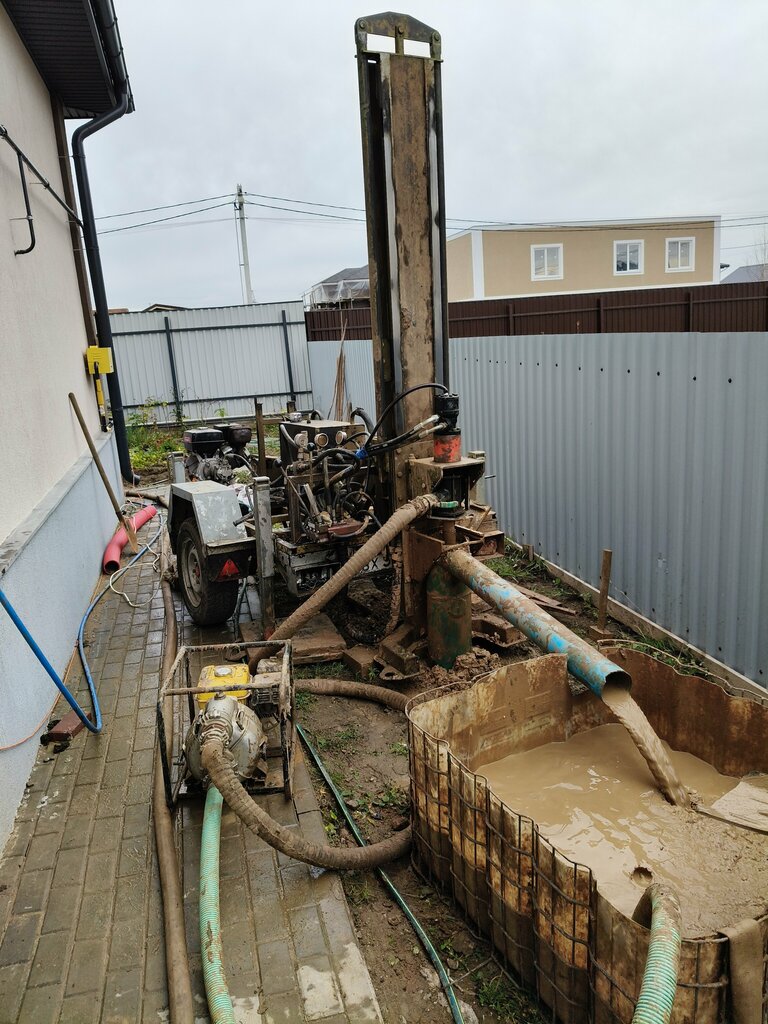 Sondaj çalışmaları Bur na vode, Moskova, foto