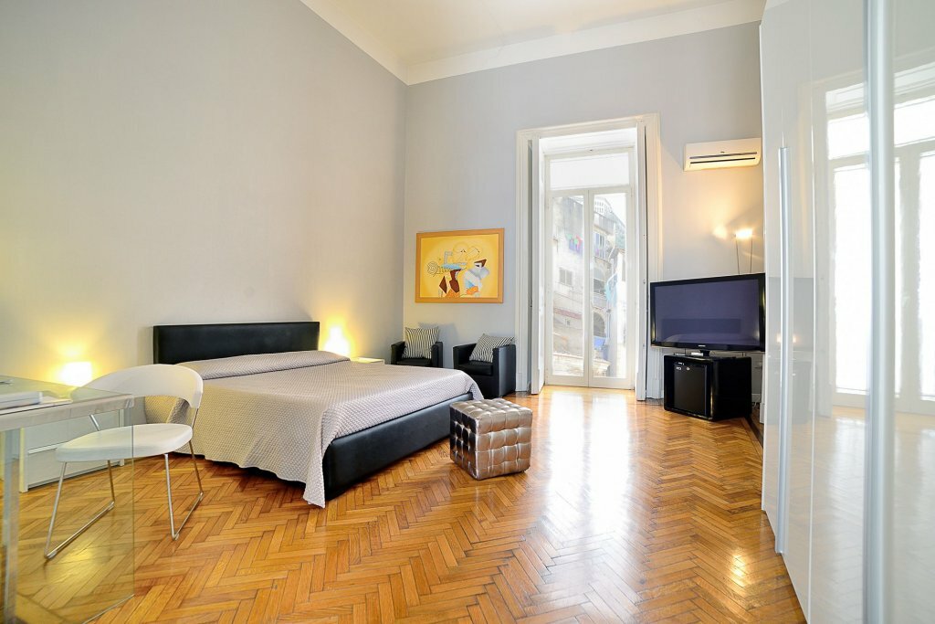 Otel SpaccaNapoli Comfort Suites, Napoli, foto