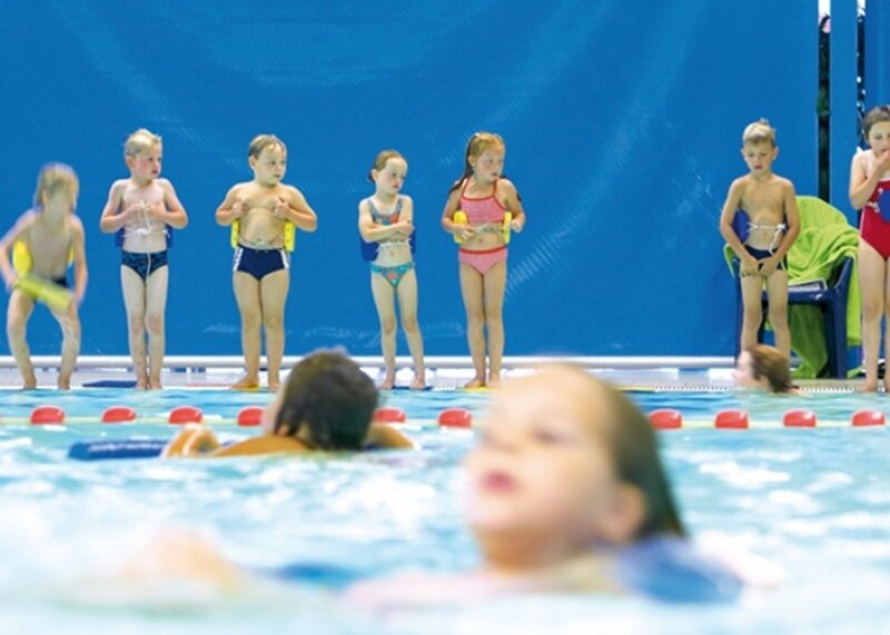 Yüzme havuzları Zwembad Sportfondsenbad Nijmegen-West, , foto