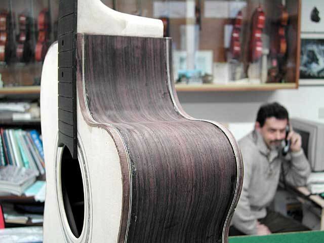 Müzik enstrumanların tamiri Roberto Lanaro Liutaio, Padua, foto