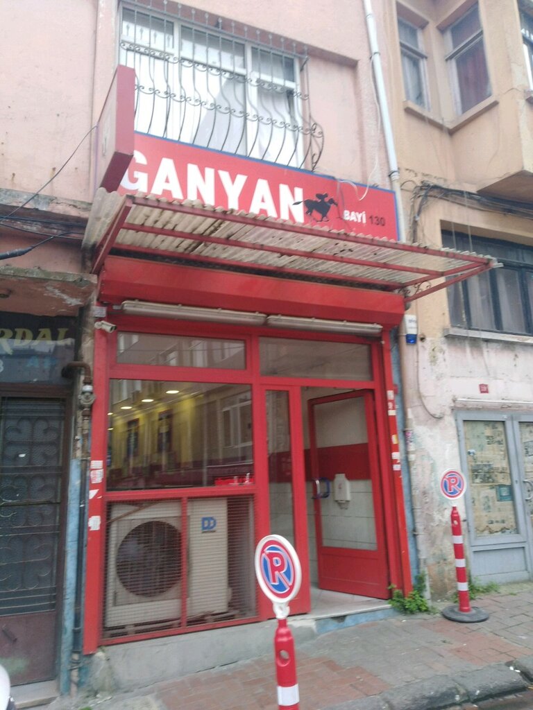 Şans oyunu bayileri Ganyan Bayi Küçük Mustafa Paşa, İstanbul, foto