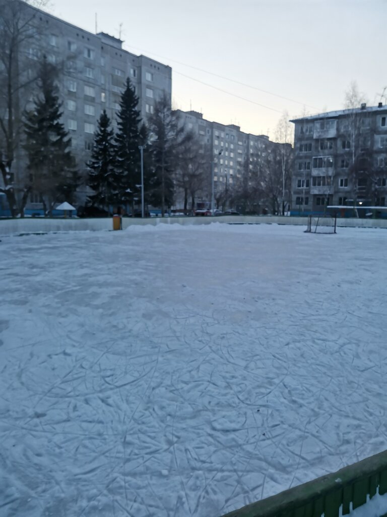 Buz pateni pistleri Ice rink, Omsk, foto