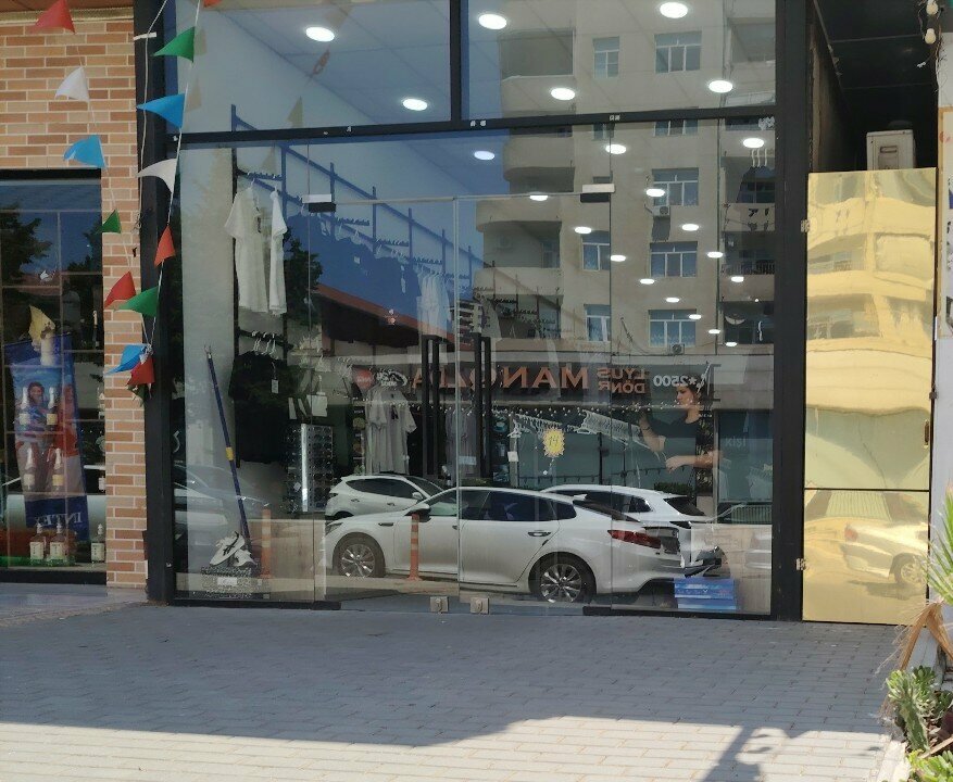 Giyim mağazası M. F Kişi geyimləri, Bakü, foto