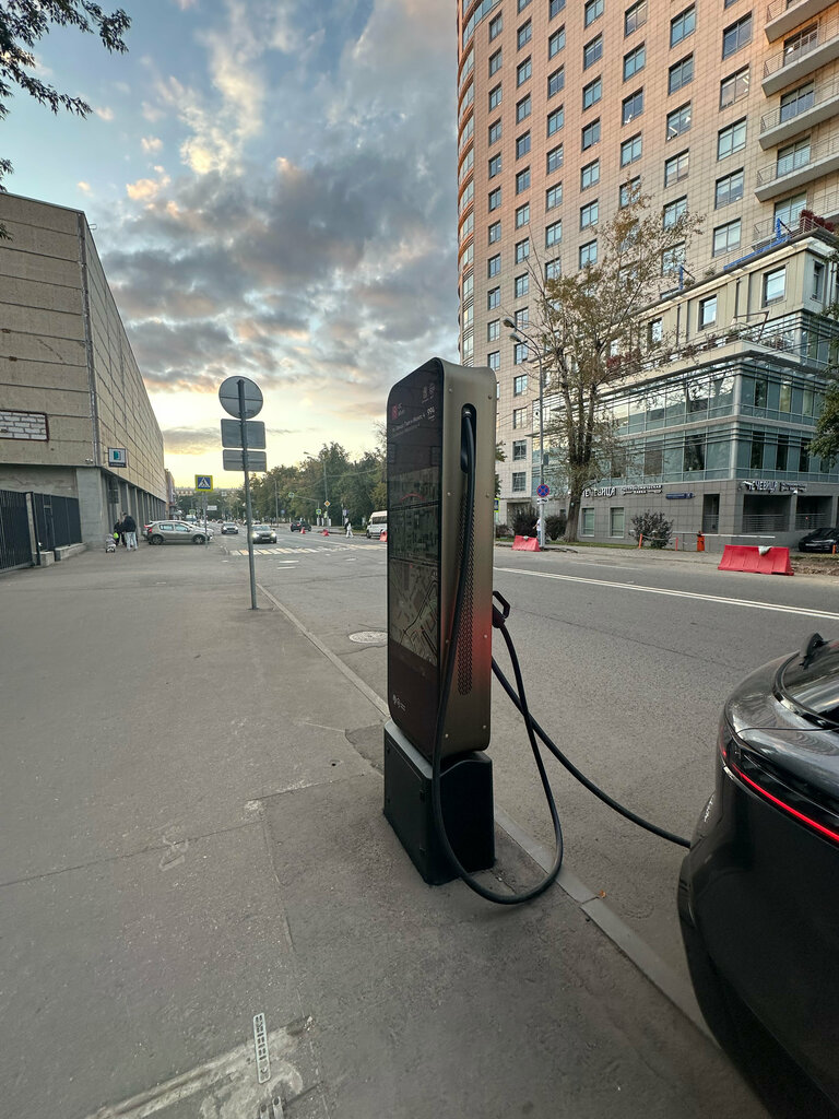 Elektrikli oto şarj istasyonları AtomEnergo, Moskova, foto