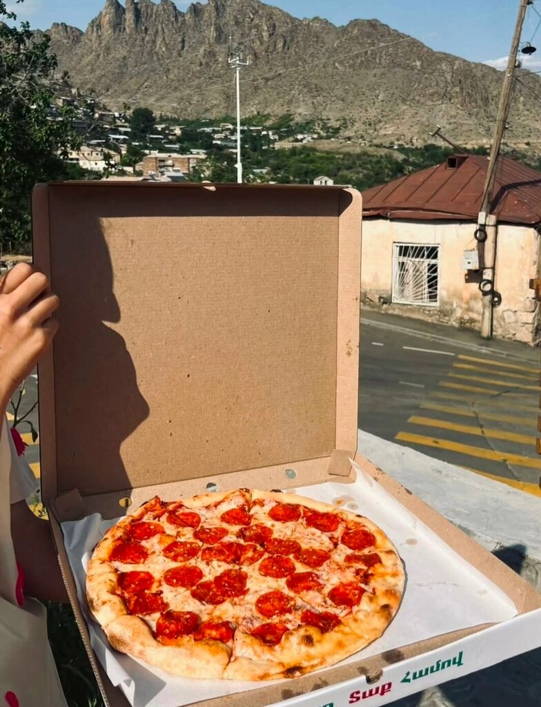 Pizzacılar Pokr Tagh Pizza, Meğri, foto