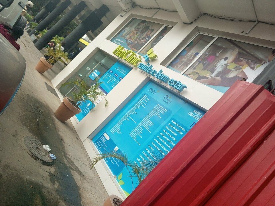 Tıp merkezleri ve klinikler Mari clinic, Loanda, foto