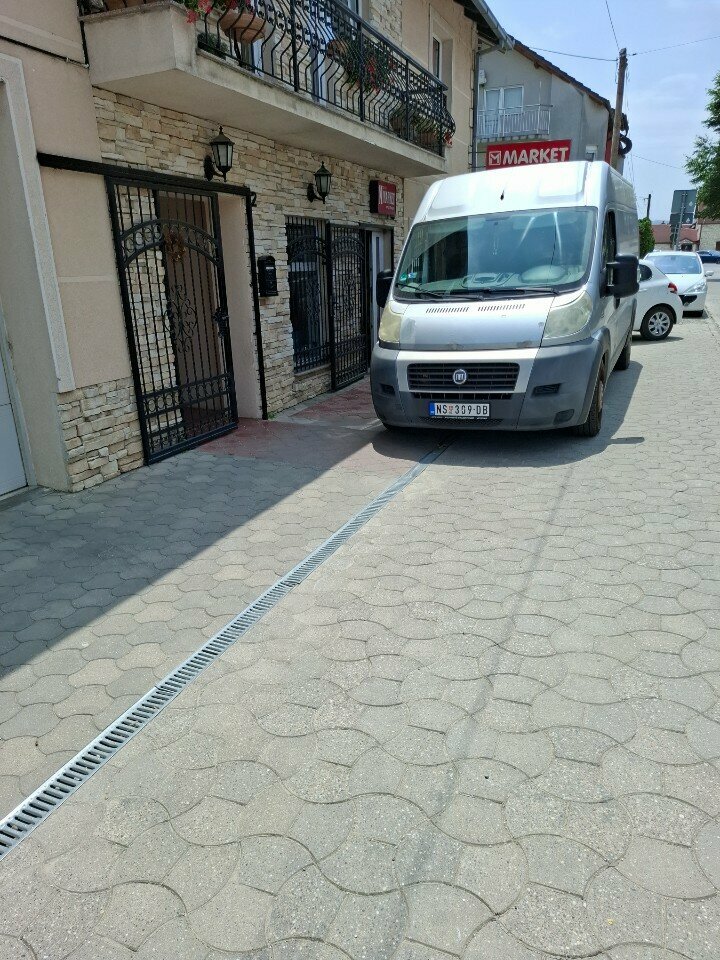 Mini-market M Market, Güney Backa İlçesi, foto