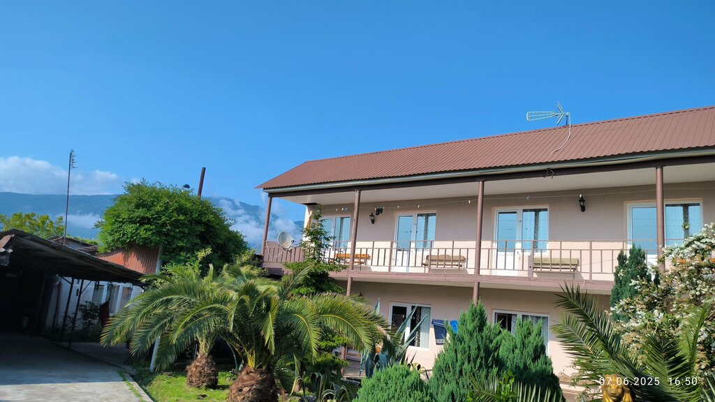Otel Гостевой дом у Арсена, Gagra Bölgesi, foto
