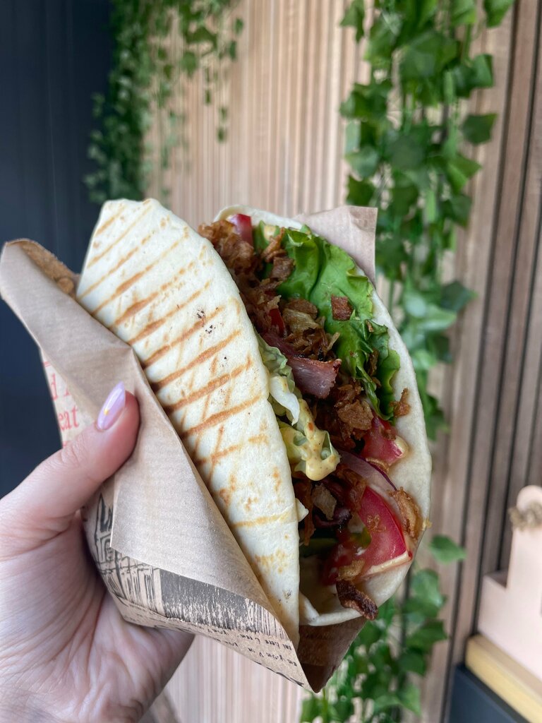 Kahve dükkanları Место, Rossoş, foto