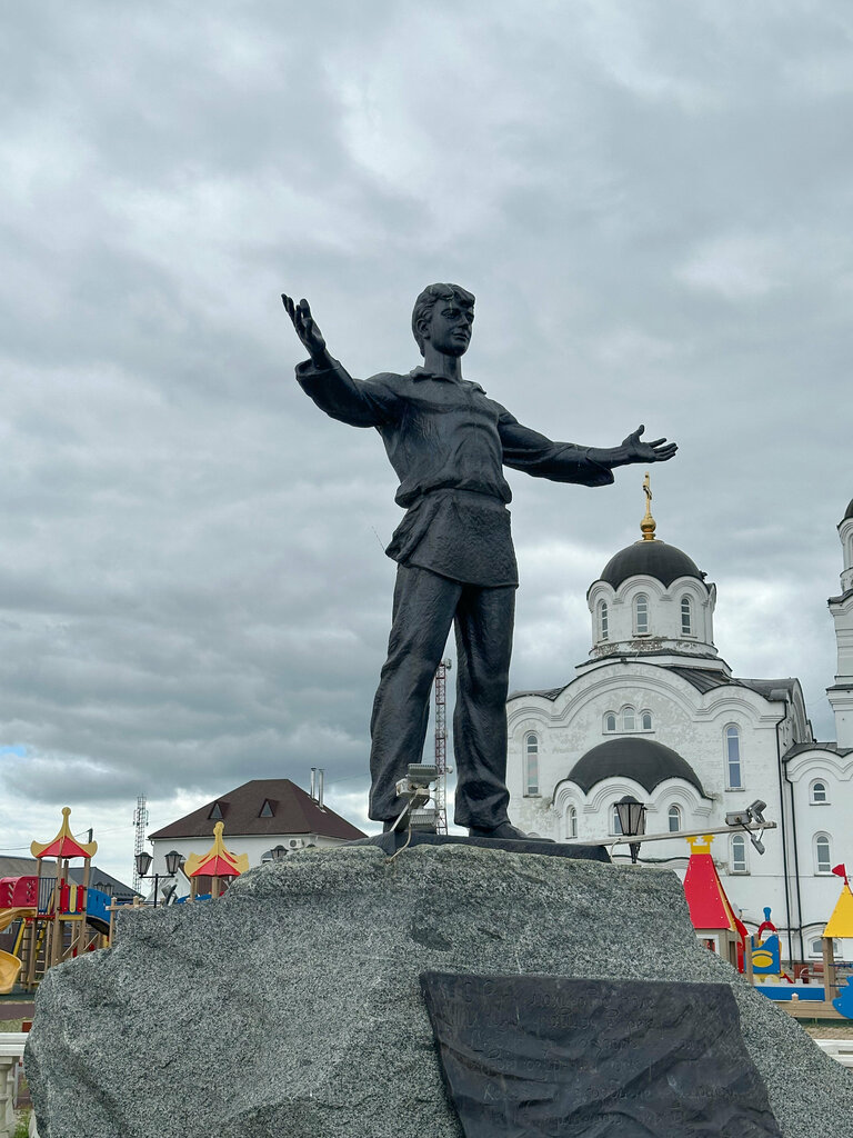 Anıt, heykel Памятник Сергею Александровичу Есенину, Kurganskaya oblastı, foto
