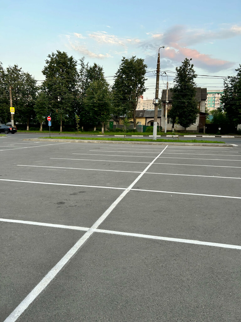 Otoparklar Parking lot, Briansk, foto